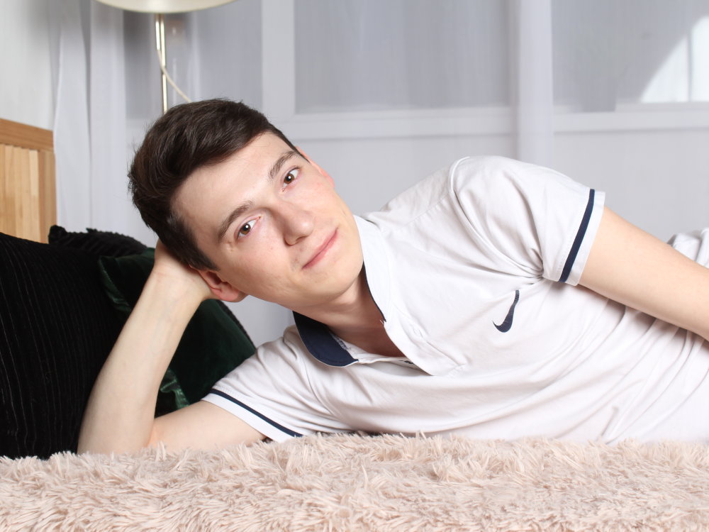 LEO_COOK Free Live Webcam Show & XXX Chat | xHamsterLive