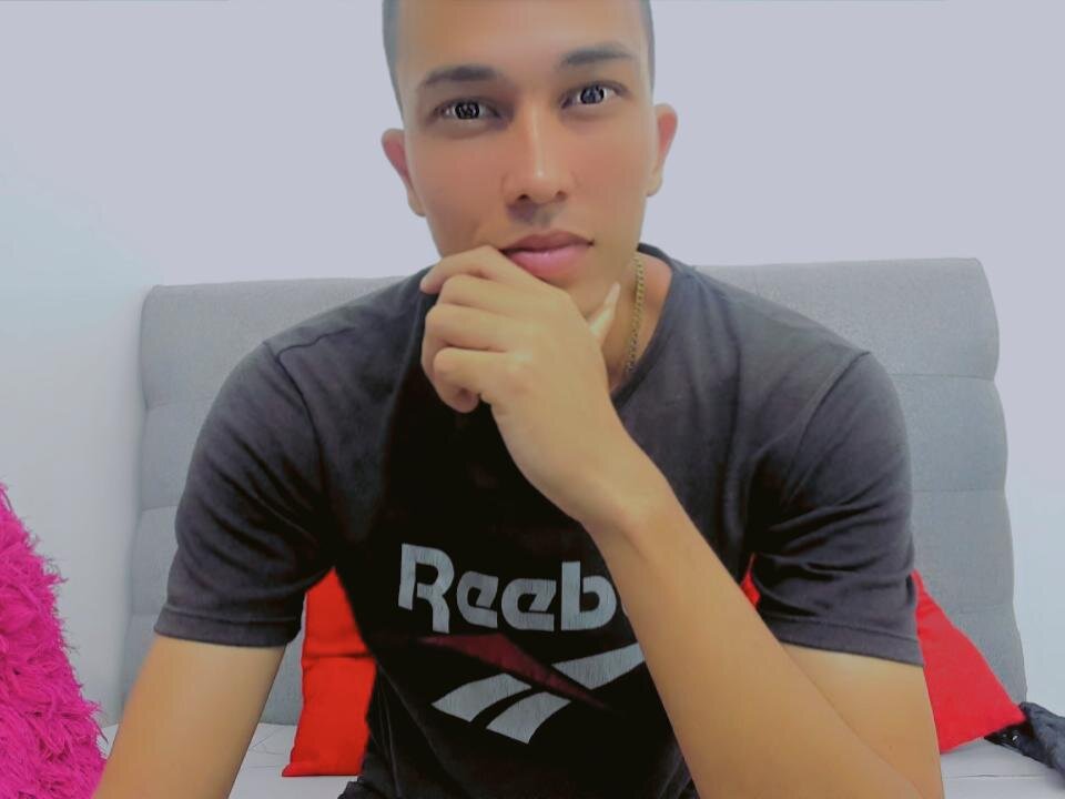 Aronhotxxx Cam Model Free Live Sex Show And Chat Stripchat