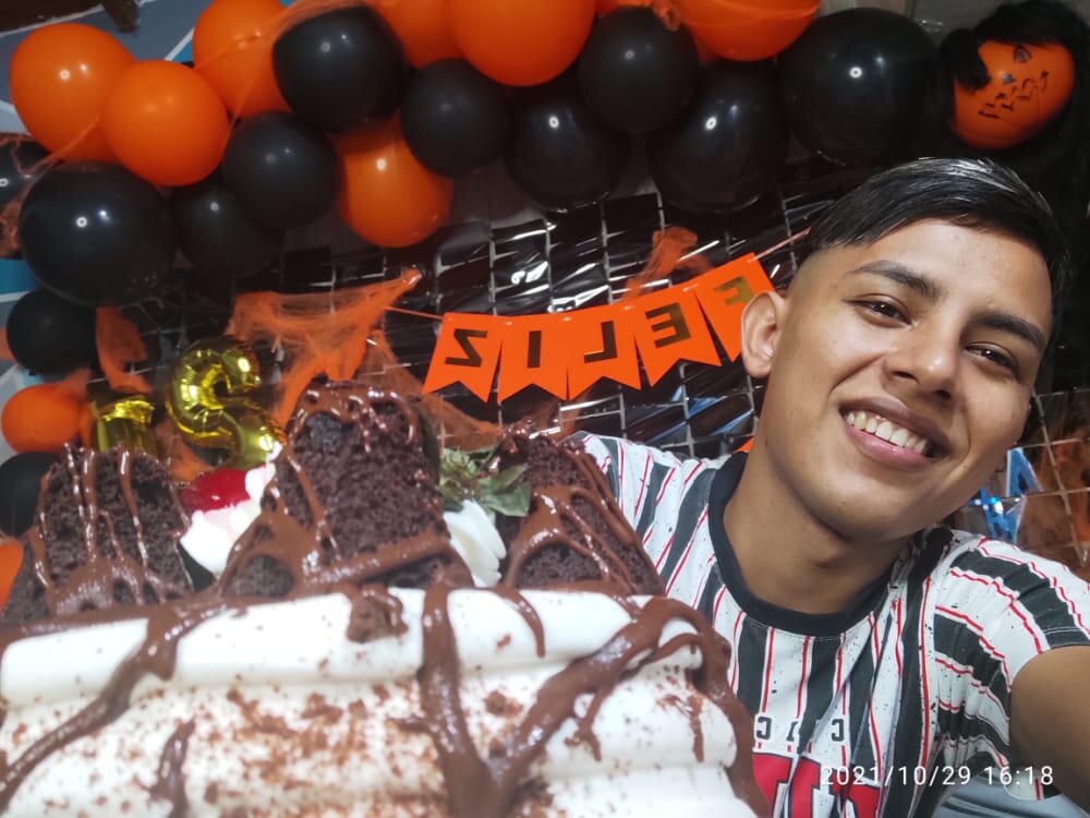 Show modela Ed_Harrison na kameri: besplatni seks show i chat | Stripchat