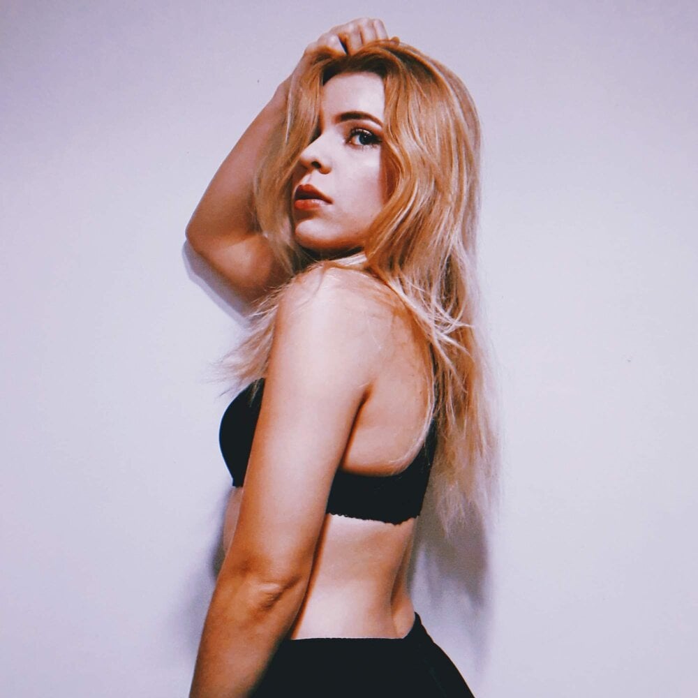 Modelo de Cam Maddie_Hill: Show de Sexo ao Vivo Grátis e Chat | Stripchat