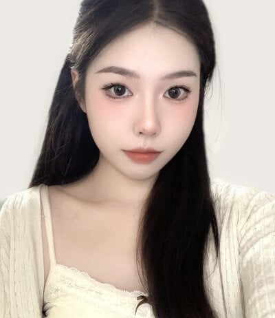 Q-ing Cam Model Profile | Stripchat