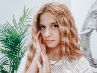 Sara_spring Webcam Model Profile | xHamsterLive