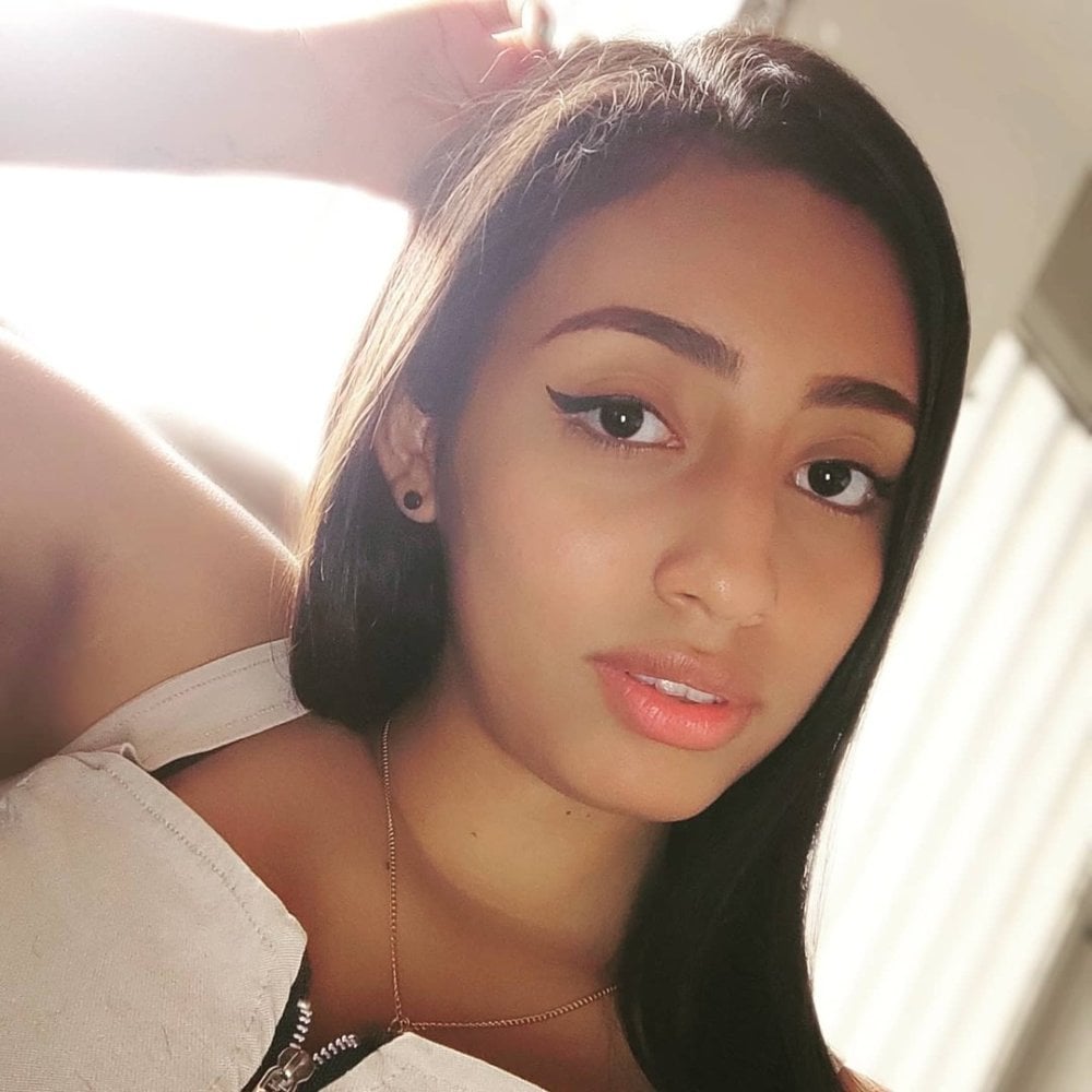 Show de Webcam ao Vivo Grátis e XXX Chat de Alexa-star | xHamsterLive