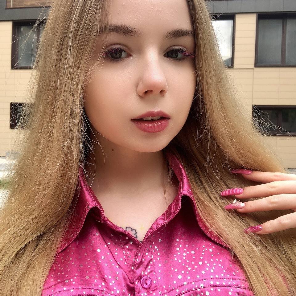 Dominikaelis Cam Model Profile Stripchat