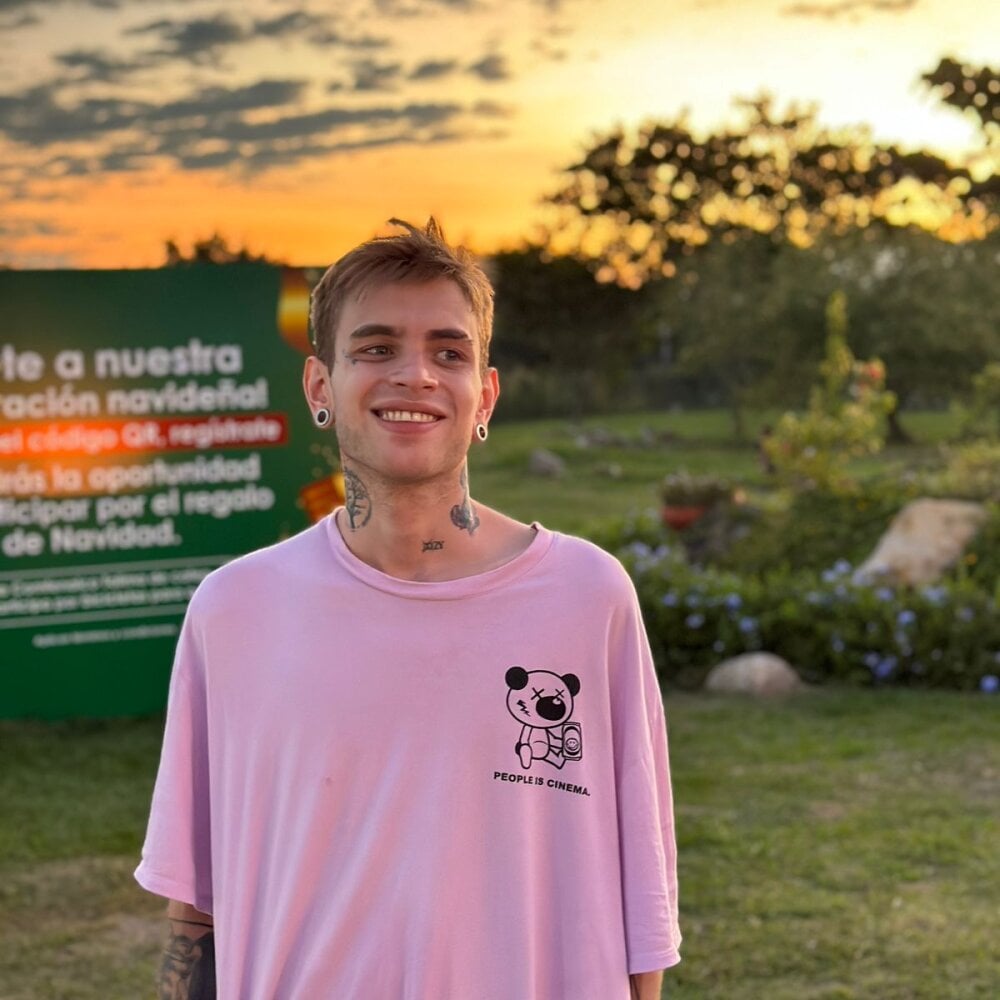 Modelo de Cam Aarondossom: Show de Sexo ao Vivo Grátis e Chat | Stripchat