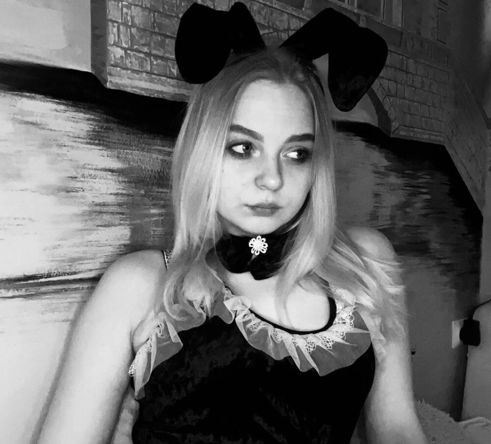 Niki Milk Cam Model Profile Stripchat