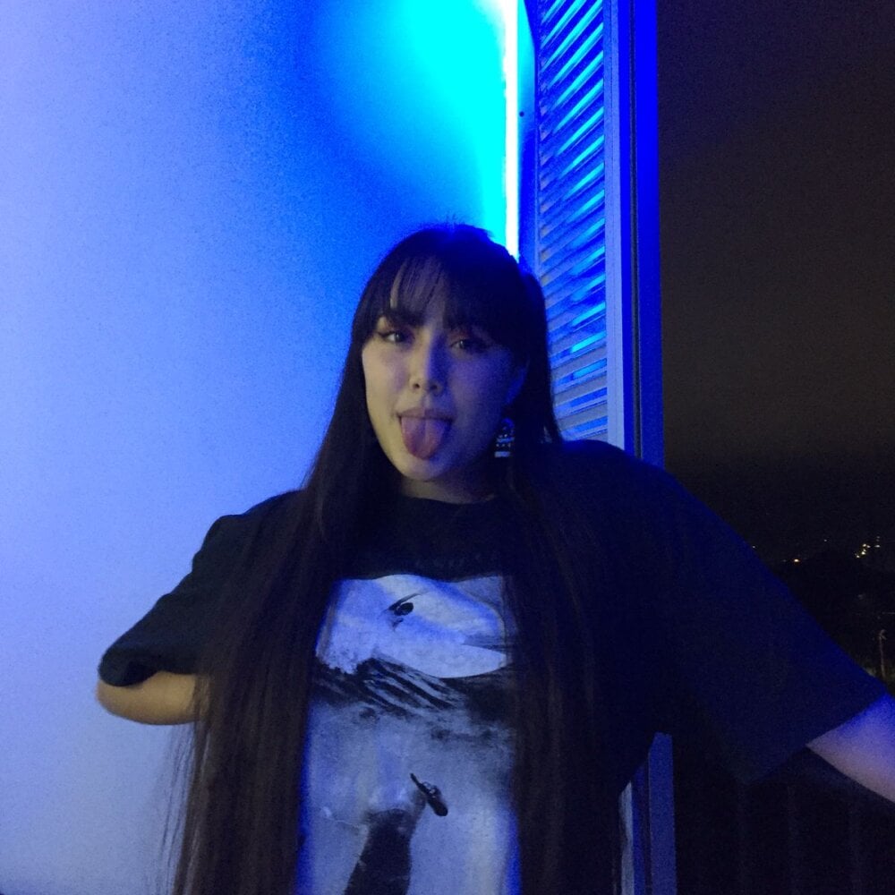 Astrid_days主播：免费直播性爱表演和聊天 | Stripchat