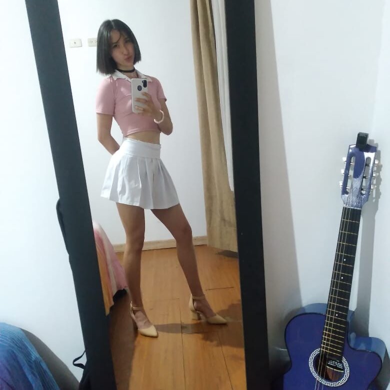 Linyin_主播：免费直播性爱表演和聊天 | Stripchat