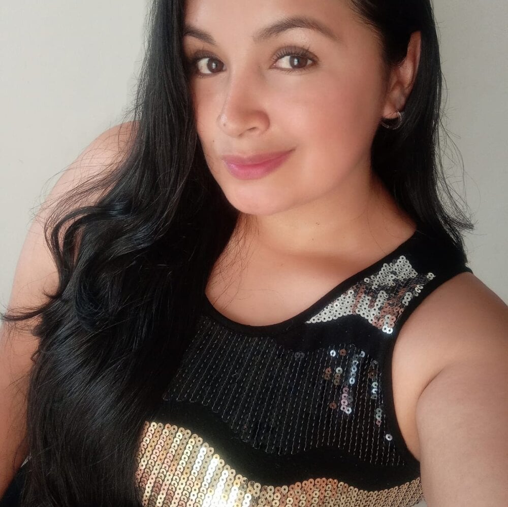 Lizz_Trejos Webcam Model Profile | xHamsterLive