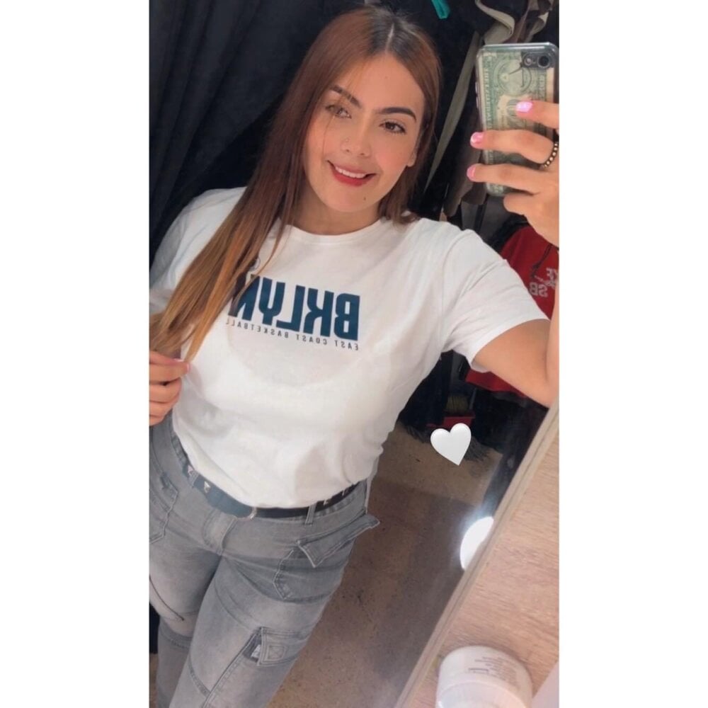 Oriana-rosse Webcam Show | superchatlive