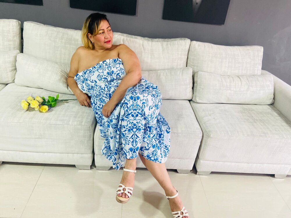 Geidy_bigboobs Webcam Model Profile | Stripchat Global