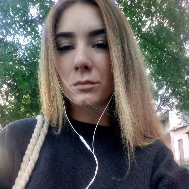 Avrora_Mur主播简介 | Stripchat