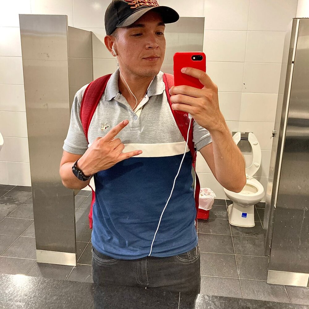 Modelo Webcam Gordon_Lewis: Chat & Show de Sexo en Vivo | Stripchat