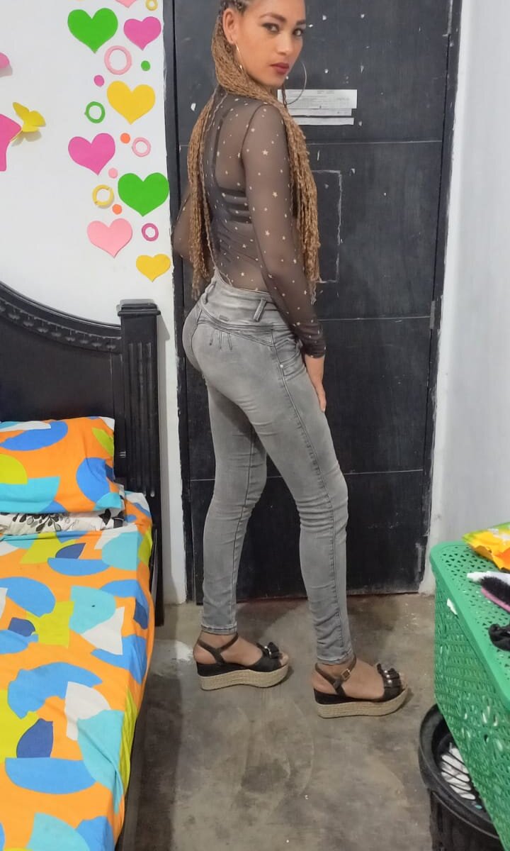 Emily Perkins Webcam Show Superchatlive