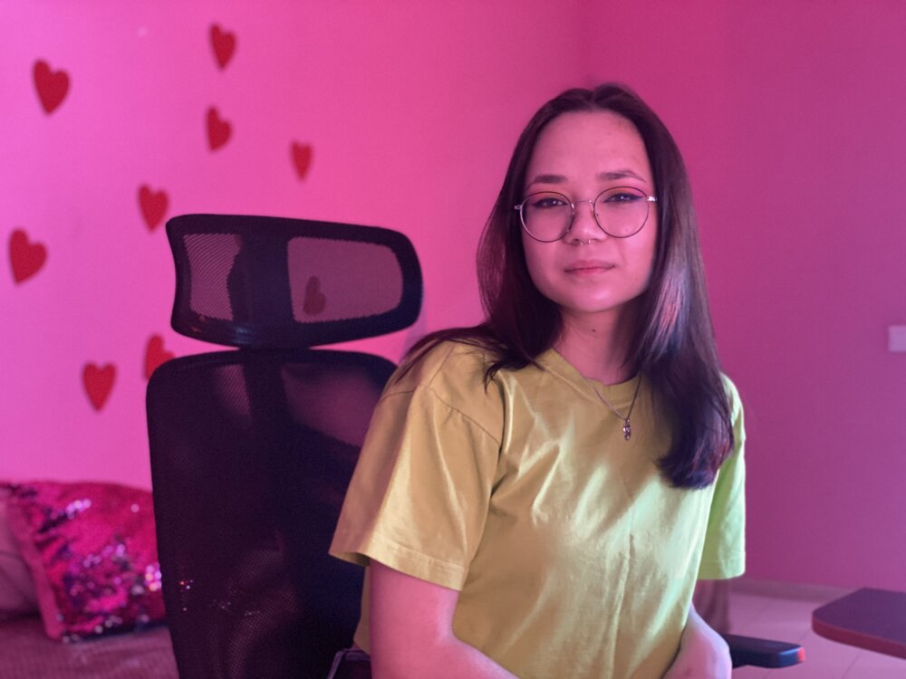 Strangeduck Free Live Webcam Show And Xxx Chat Xhamsterlive