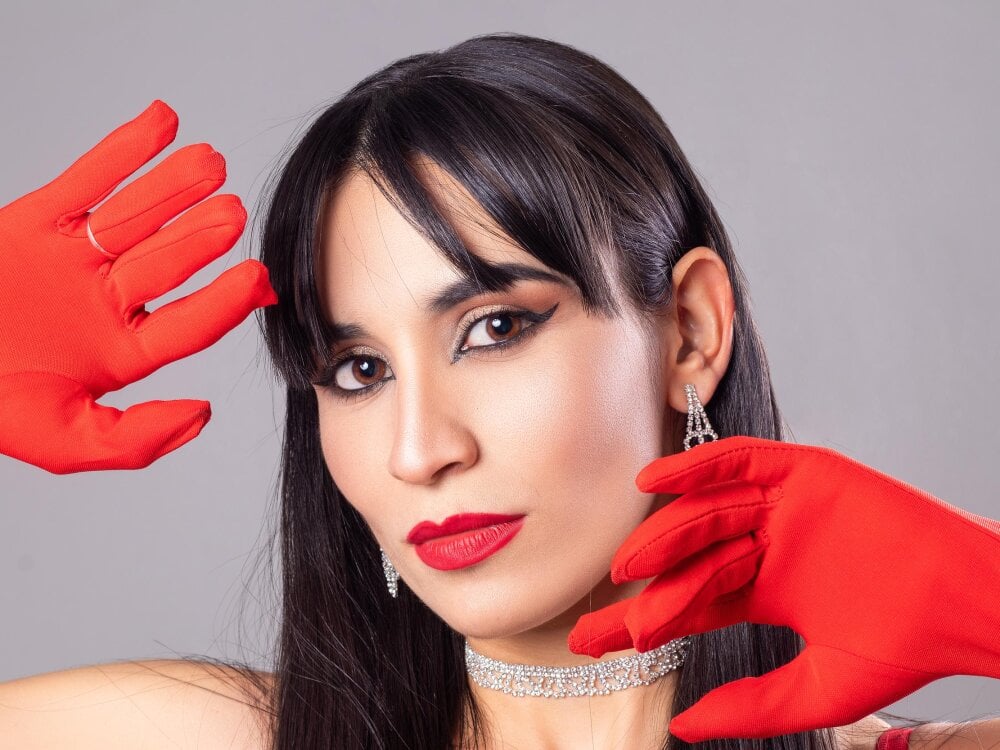 Layla_Sia Webcam Model Profile | xHamsterLive