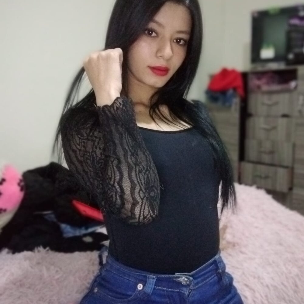 Modelo Webcam Kaitty_rouse_b: Chat & Show de Sexo en Vivo | Stripchat