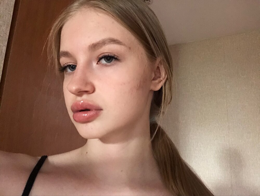 Alisa Model のキャスト：無料のライブセックス＆チャット Stripchat