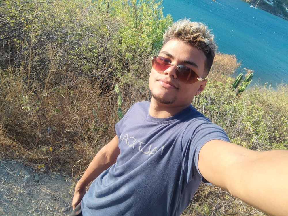 Xander_Big_ のキャスト：無料のライブセックス＆チャット | Stripchat