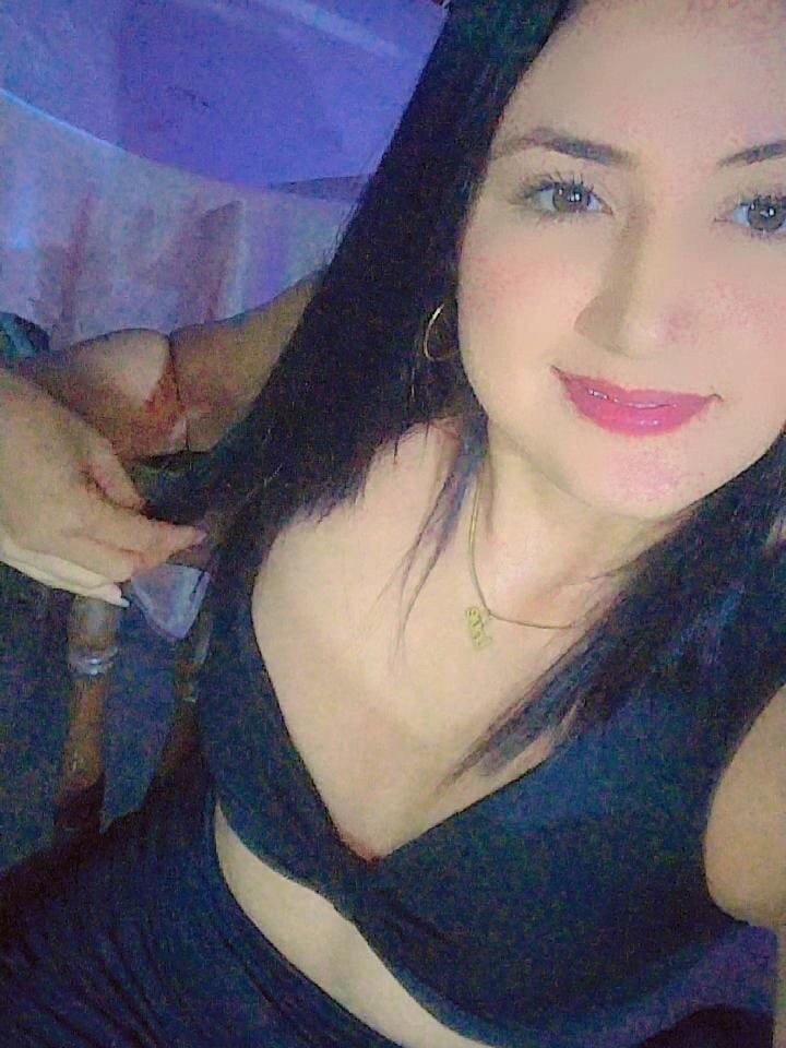 Suzy_bella2024 Webcam Model Profile | AZNude Live