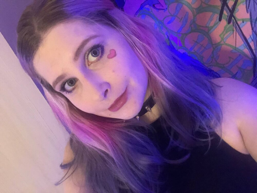 Mori_valeri cammodell: Gratis livesexshow & chatt | Stripchat