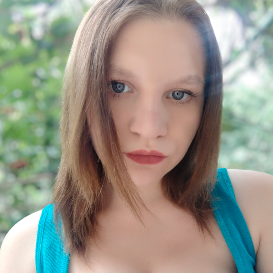 Perfil Modelo Webcam Sally_Elsa | Stripchat