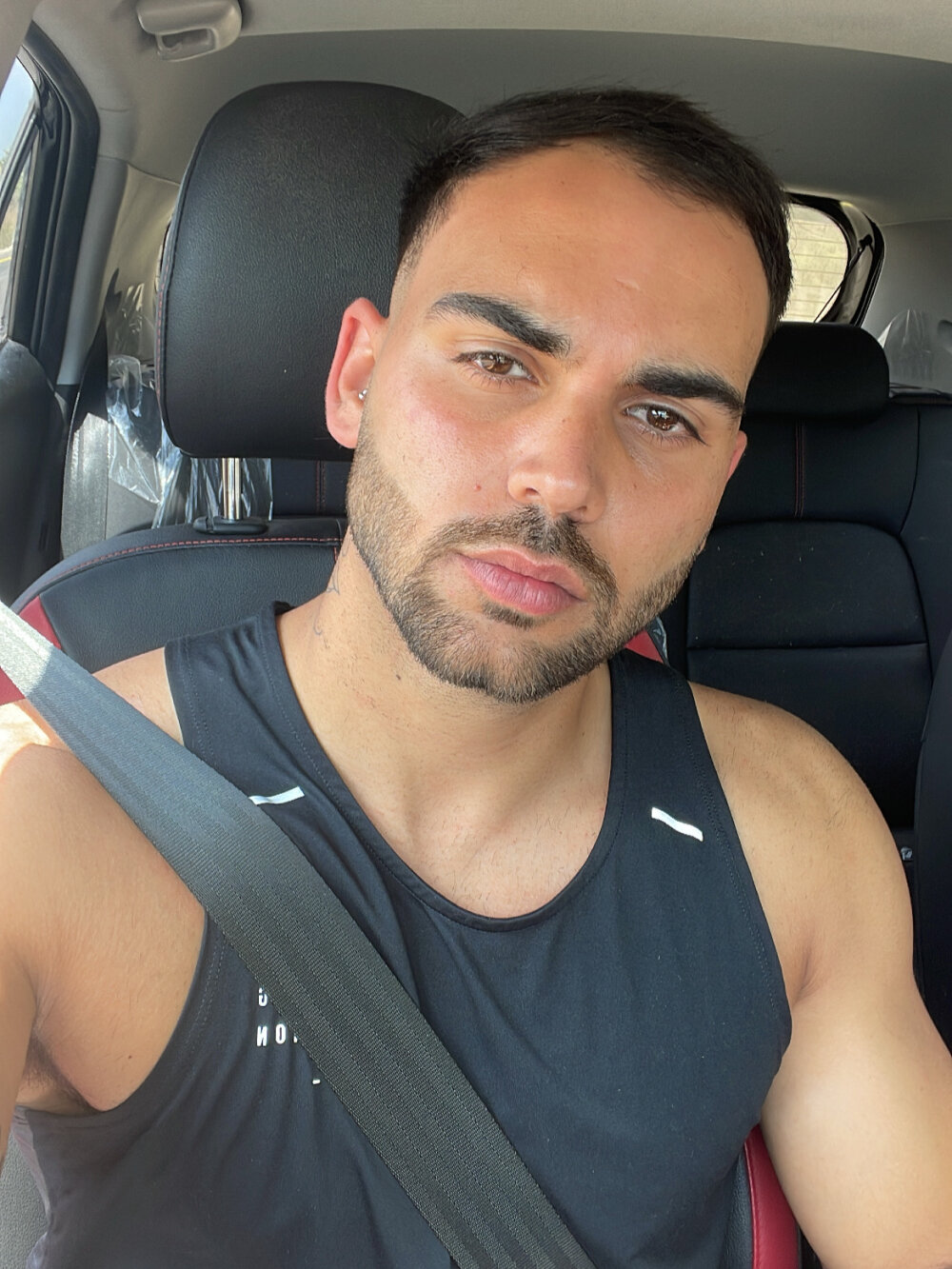 bar-hot11-cam-model-profile-stripchat