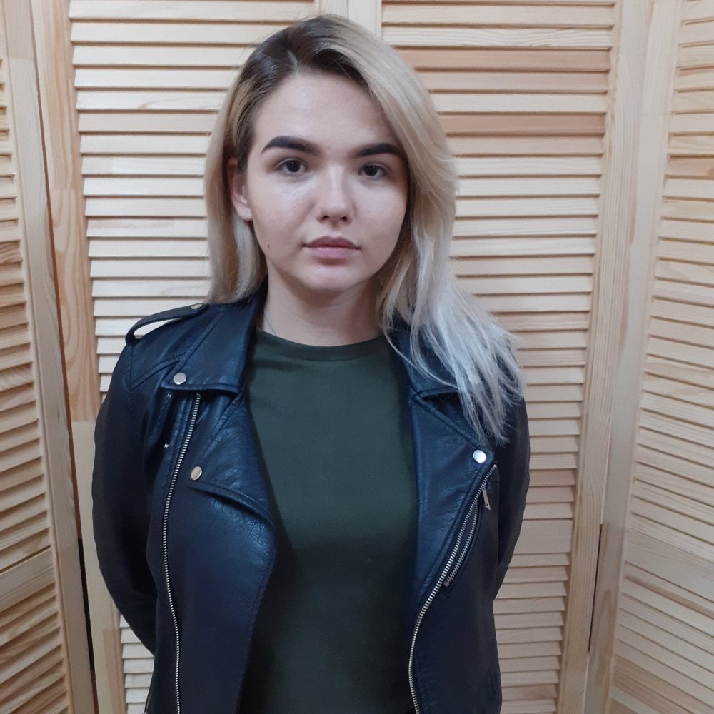 modelo-webcam-coralbarton-chat-show-de-sexo-en-vivo-gratis-stripchat