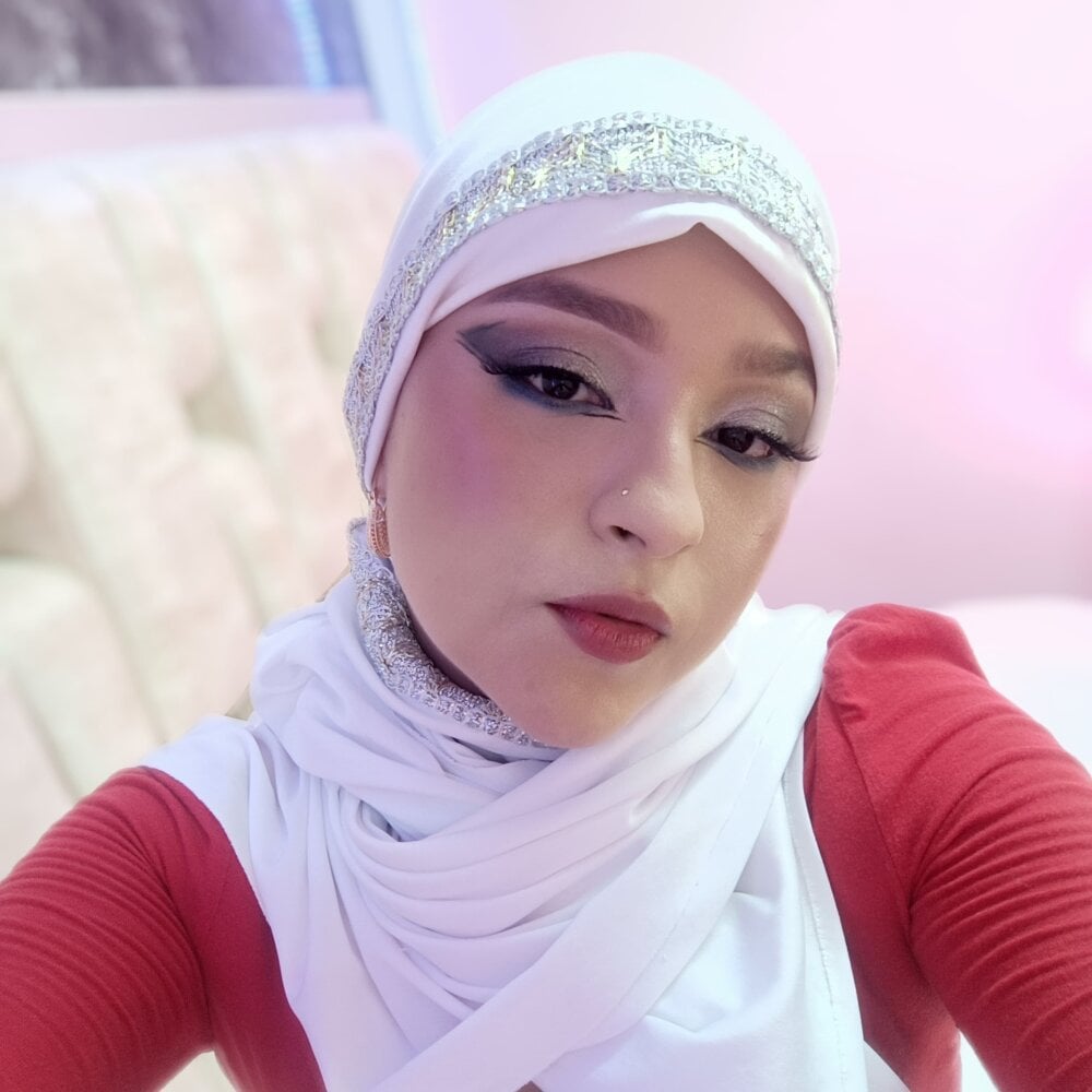 Hijabi_Ariana's XXX Videos & Recorded Live Shows | xHamsterLive