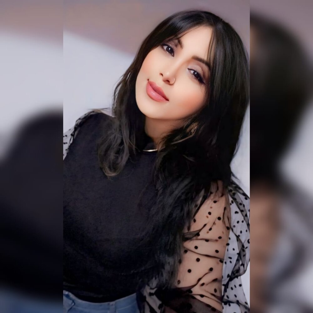 Tiffani__loveの無料ライブウェブカメラショー＆XXXチャット | xHamsterLive