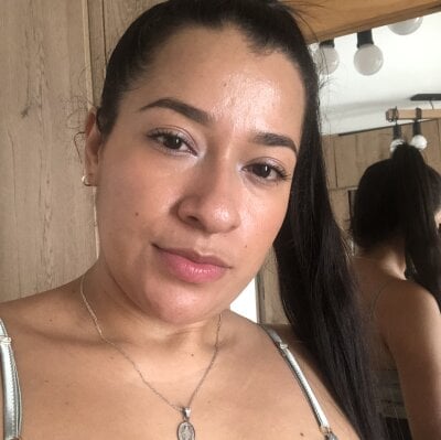 Modelo Webcam Daanii_: Chat & Show de Sexo en Vivo Gratis | Stripchat