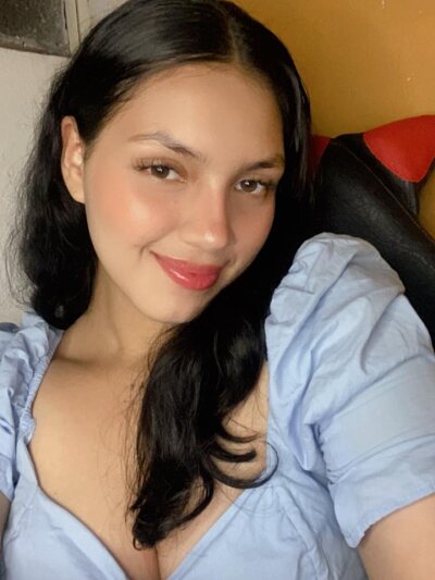 Emma_white3 Cam Model Profile | Stripchat