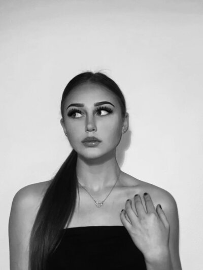 AbbyBaddy0 Cam Model Profile | Stripchat