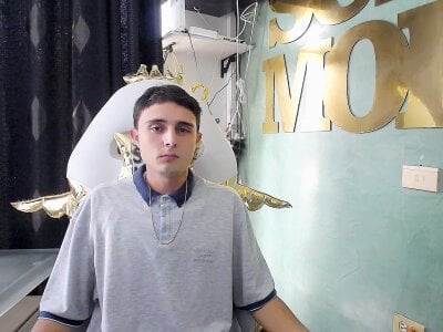 DAMIAN_WATSON Gratis Live Webcam Show & XXX Chat | xHamsterLive