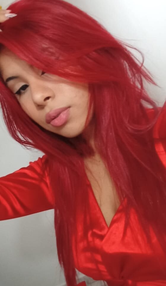 Emma02__主播：免费直播性爱表演和聊天 | Stripchat