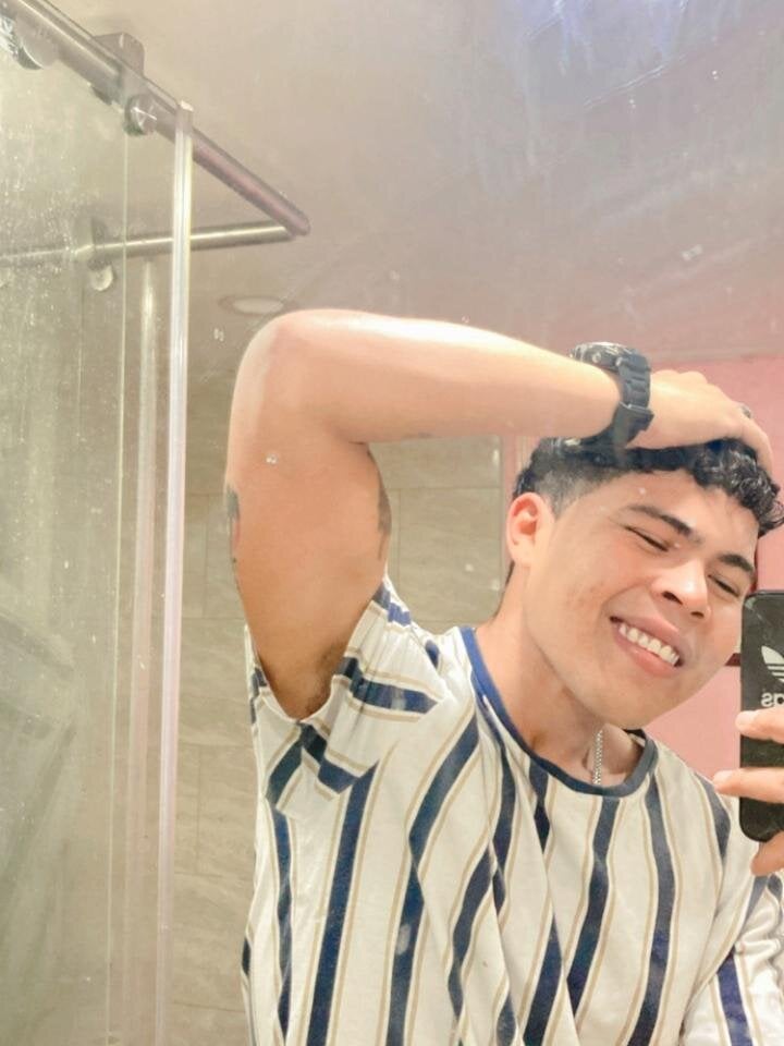 Juan_lm_ Free Live Webcam Show & XXX Chat | xHamsterLive