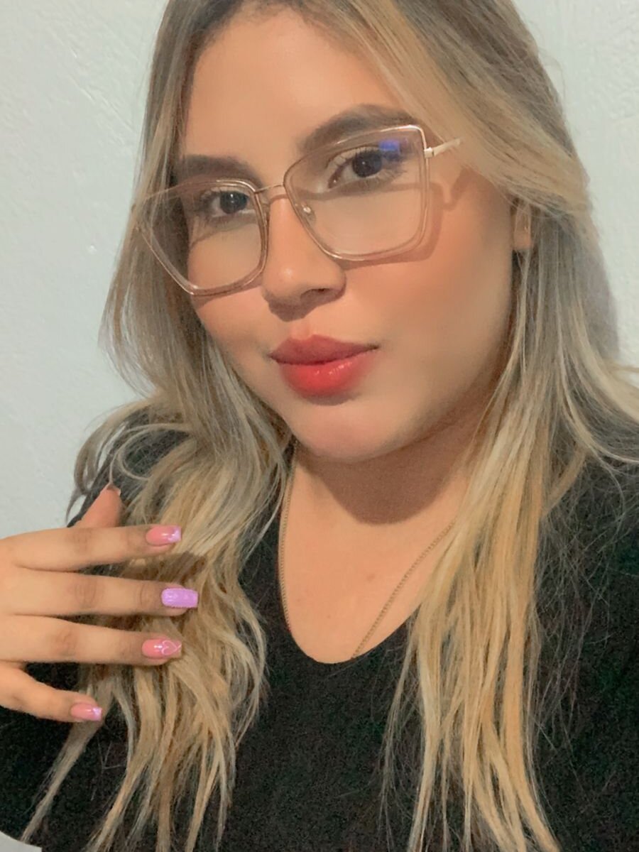 Modelo Webcam Luna_cooperr: Chat & Show de Sexo en Vivo | Stripchat