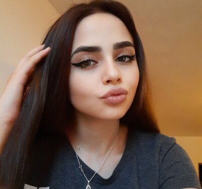 Mia_kittenx Webcam Model Profile | xHamsterLive