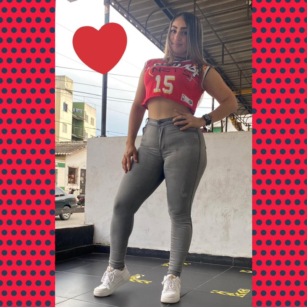 Modelo Webcam Nahomy_whatsom: Chat & Show de Sexo en Vivo | Stripchat