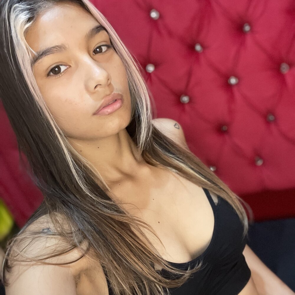 Alyssa_morley主播：免费直播性爱表演和聊天 | Stripchat