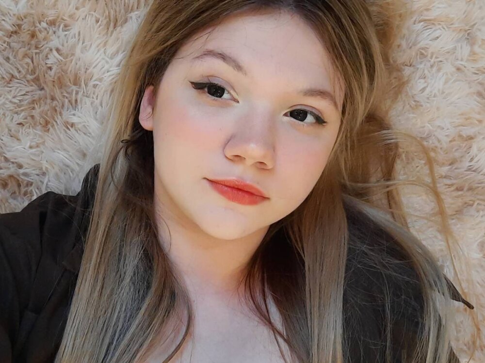 CaseyMill Cam Model: Free Live Sex Show & Chat | Stripchat