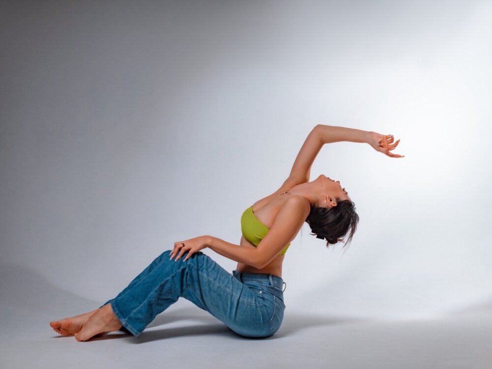 Avery_hill Webcam Model Profile | xHamsterLive