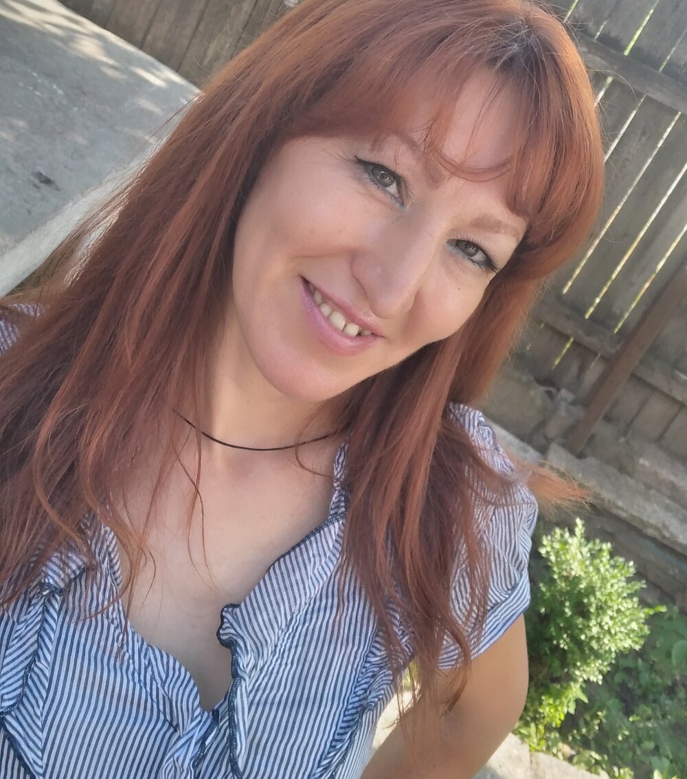 Ilona1243 Profile Stripchat Webcam Model Camwox