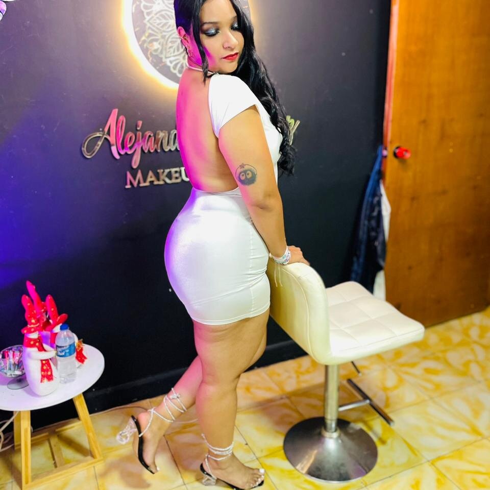 Golddess_Hera_0617 Cam Model: Free Live Sex Show & Chat | Stripchat