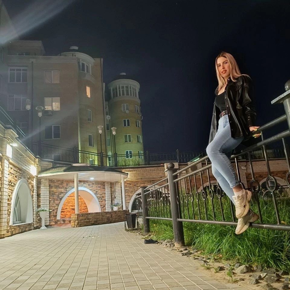 Bella_strip Free Live Webcam Show & XXX Chat | xHamsterLive