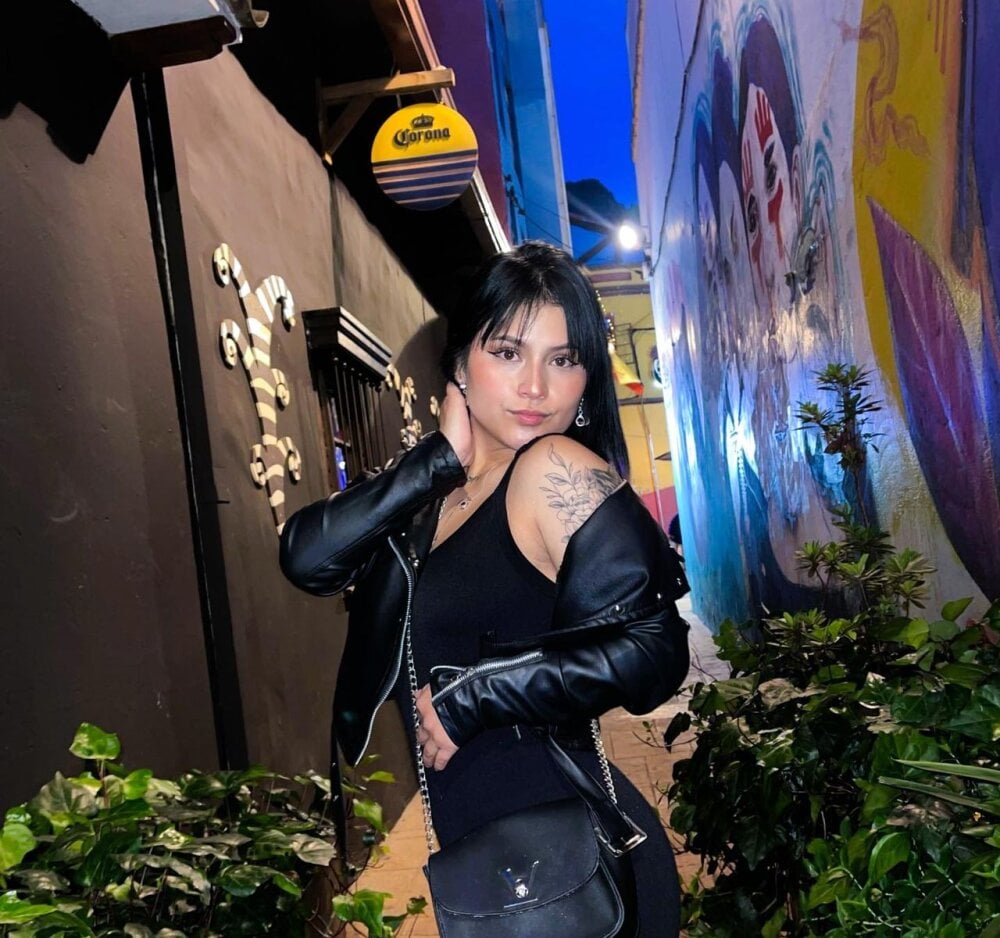 Selene Alejo Cam Model Free Live Sex Show And Chat Stripchat