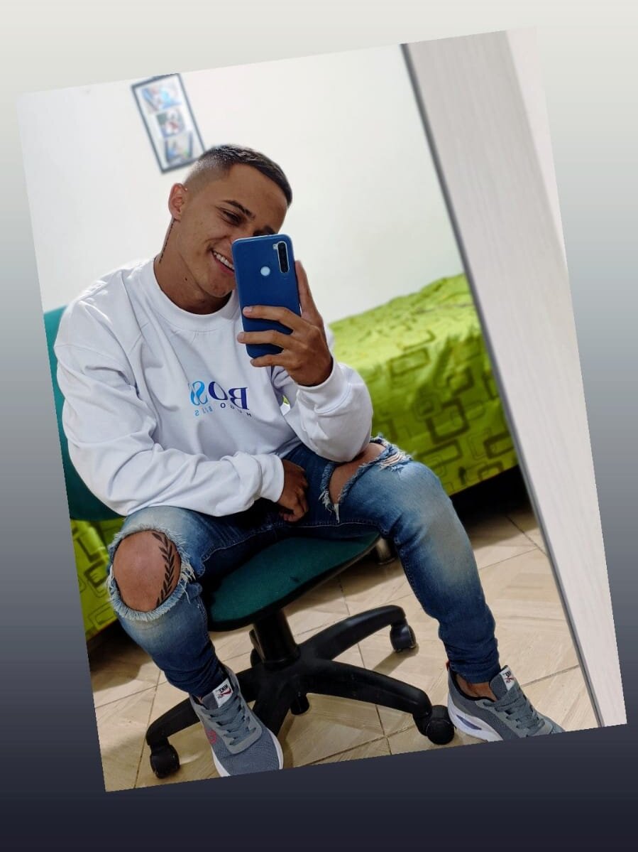 Aaron_flores Free Live Webcam Show & XXX Chat | xHamsterLive