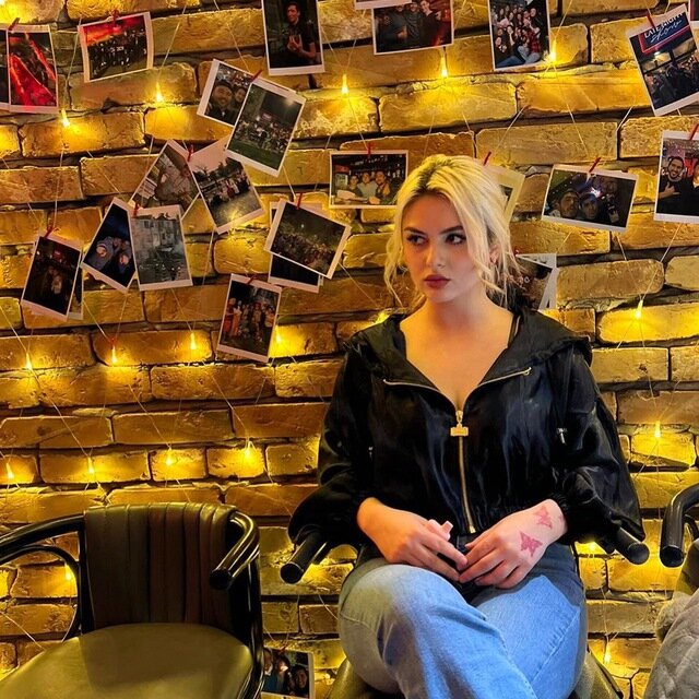 Mitzi_Ray Free Live Webcam Show & XXX Chat | xHamsterLive