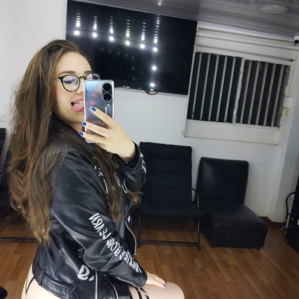 Sweet_anny31 Free Live Webcam Show & XXX Chat | xHamsterLive