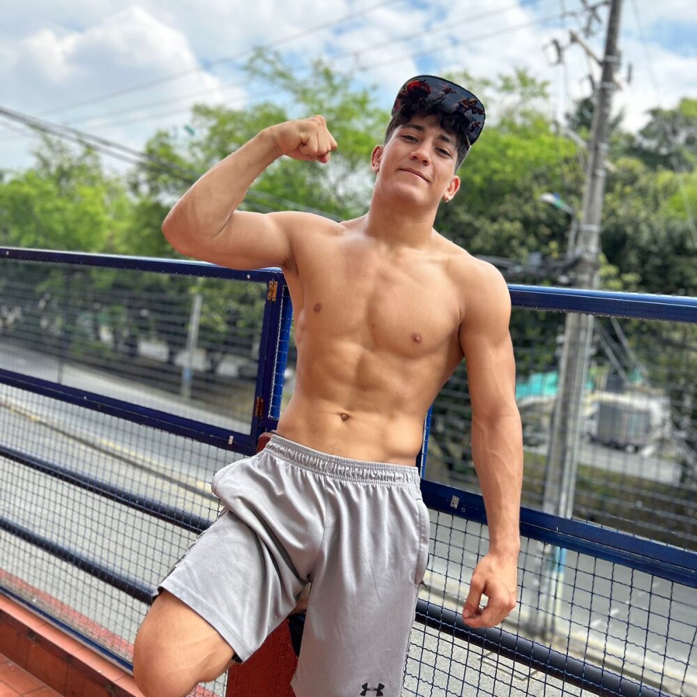 Andres_Copers Free Live Webcam Show & XXX Chat | xHamsterLive